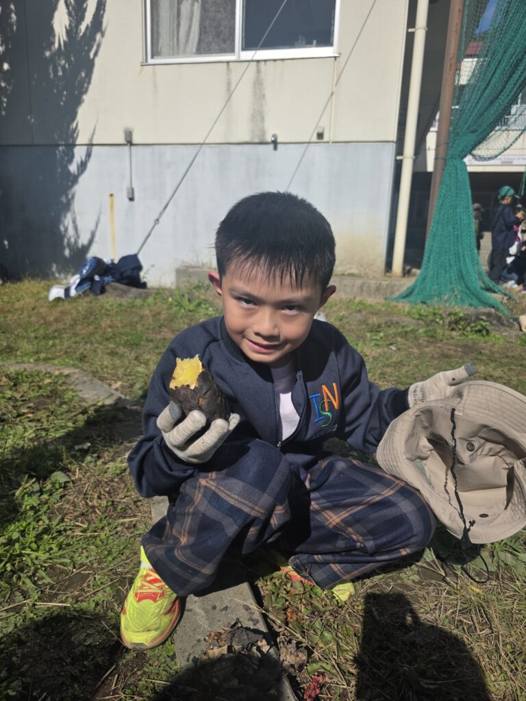 Grade 2’s Sweet Potato Experience! – International School of Nagano