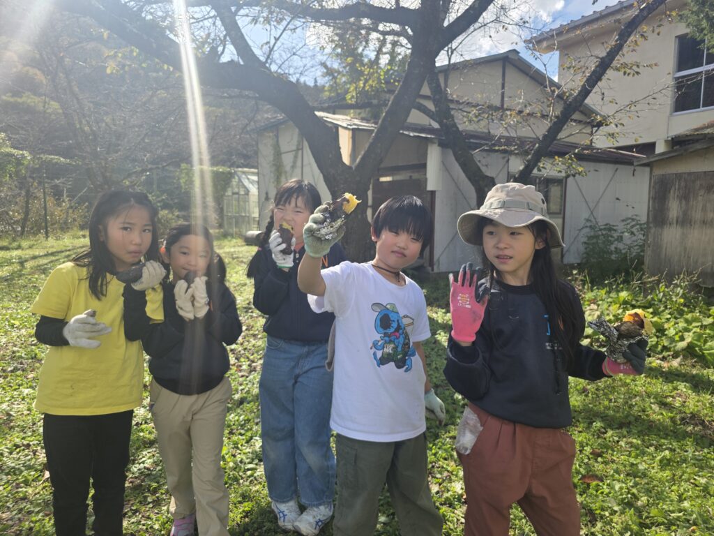 Grade 2’s Sweet Potato Experience! – International School of Nagano